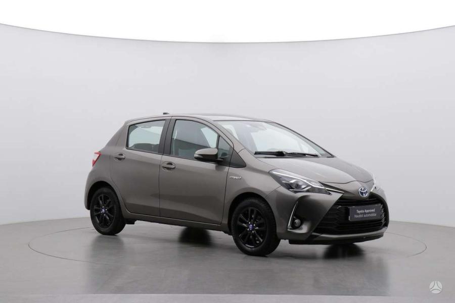 Grey Toyota Yaris 2018 in Vilnius, with an engine capacity of 1.50 L and mileage of 67 thousand km for 13900 €, photo 19 on AUTOMOTO.COM.LV