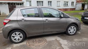 Pelēks Toyota Yaris 2018 Rīga, ar dzinēja tilpumu 1.50 L un nobraukumu 113 tūkst. km par 10000 €, foto 5 vietnē AUTOMOTO.COM.LV