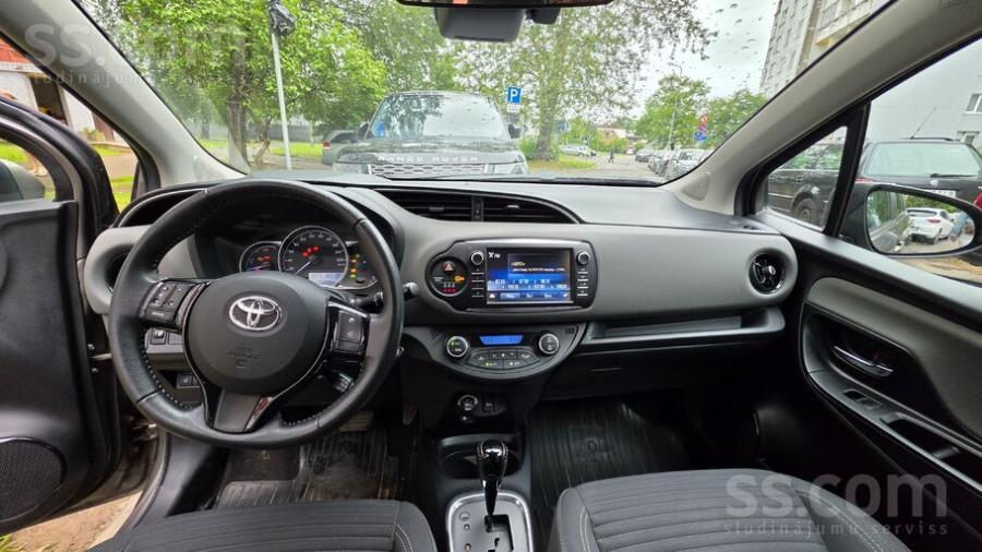 Pelēks Toyota Yaris 2018 Rīga, ar dzinēja tilpumu 1.50 L un nobraukumu 113 tūkst. km par 10000 €, foto 10 vietnē AUTOMOTO.COM.LV