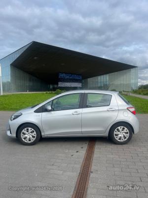 Pelēks Toyota Yaris 2018 Tallina, ar dzinēja tilpumu 1.50 L un nobraukumu 215 tūkst. km par 9500 €, foto 3 vietnē AUTOMOTO.COM.LV