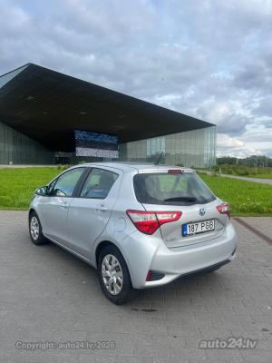 Pelēks Toyota Yaris 2018 Tallina, ar dzinēja tilpumu 1.50 L un nobraukumu 215 tūkst. km par 9500 €, foto 4 vietnē AUTOMOTO.COM.LV