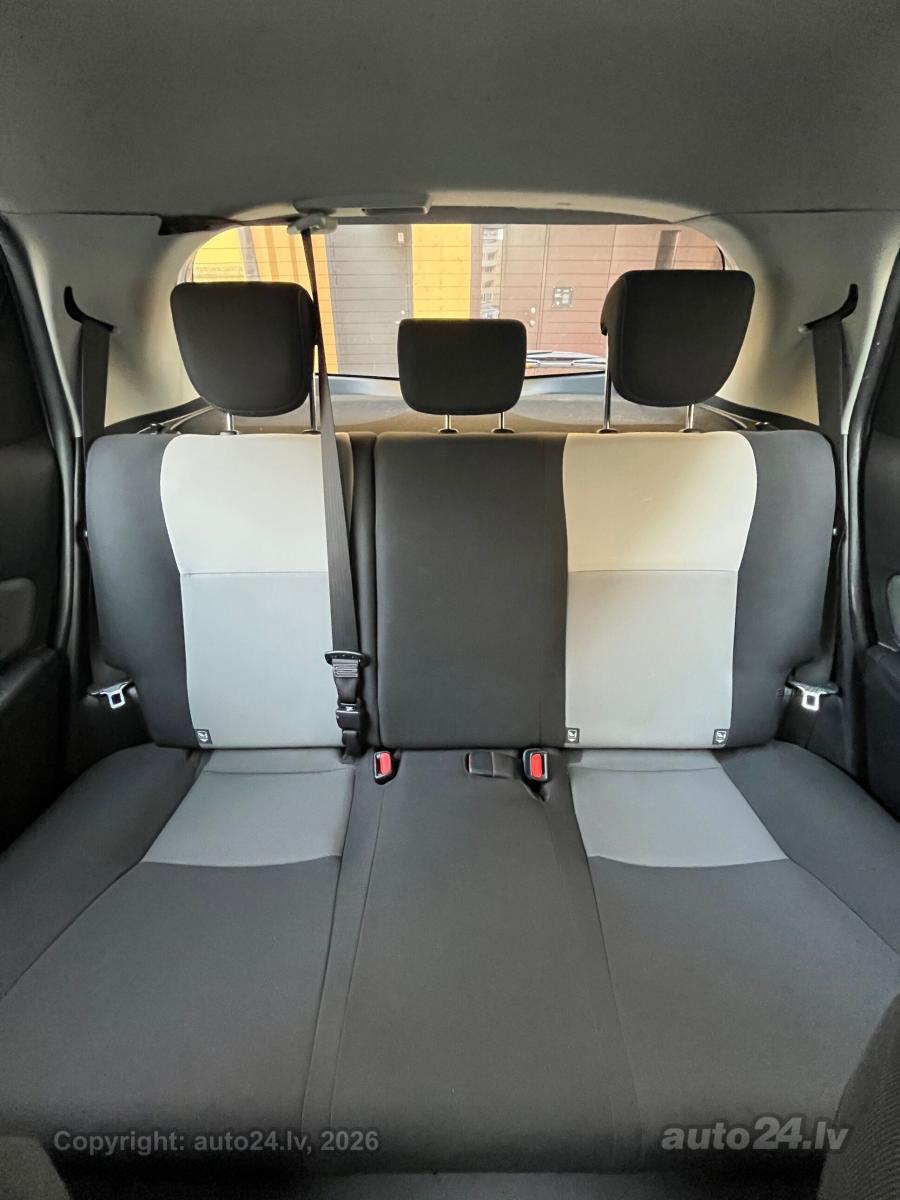 Pelēks Toyota Yaris 2018 Tallina, ar dzinēja tilpumu 1.50 L un nobraukumu 215 tūkst. km par 9500 €, foto 11 vietnē AUTOMOTO.COM.LV