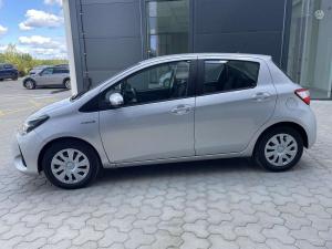 Grey Toyota Yaris 2018 in Vilnius, with an engine capacity of 1.50 L and mileage of 100 thousand km for 9900 €, photo 6 on AUTOMOTO.COM.LV