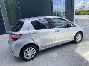 Grey Toyota Yaris 2018 in Vilnius, with an engine capacity of 1.50 L and mileage of 100 thousand km for 9900 €, photo 14 on AUTOMOTO.COM.LV