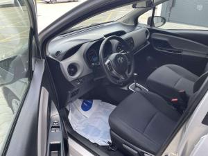 Grey Toyota Yaris 2018 in Vilnius, with an engine capacity of 1.50 L and mileage of 100 thousand km for 9900 €, photo 24 on AUTOMOTO.COM.LV