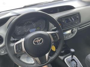 Grey Toyota Yaris 2018 in Vilnius, with an engine capacity of 1.50 L and mileage of 100 thousand km for 9900 €, photo 34 on AUTOMOTO.COM.LV