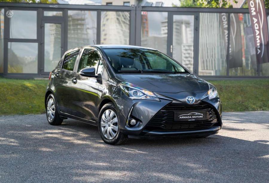 Pelēks Toyota Yaris 2018 Viļņa, ar dzinēja tilpumu 1.50 L un nobraukumu 202 tūkst. km par 9500 €, foto 1 vietnē AUTOMOTO.COM.LV