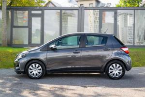 Pelēks Toyota Yaris 2018 Viļņa, ar dzinēja tilpumu 1.50 L un nobraukumu 202 tūkst. km par 9500 €, foto 9 vietnē AUTOMOTO.COM.LV