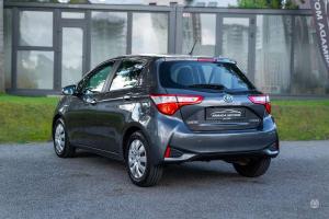 Pelēks Toyota Yaris 2018 Viļņa, ar dzinēja tilpumu 1.50 L un nobraukumu 202 tūkst. km par 9500 €, foto 13 vietnē AUTOMOTO.COM.LV