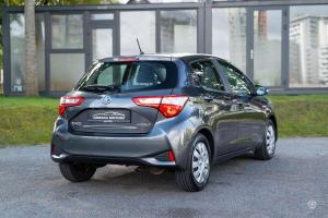 Pelēks Toyota Yaris 2018 Viļņa, ar dzinēja tilpumu 1.50 L un nobraukumu 202 tūkst. km par 9500 €, foto 17 vietnē AUTOMOTO.COM.LV