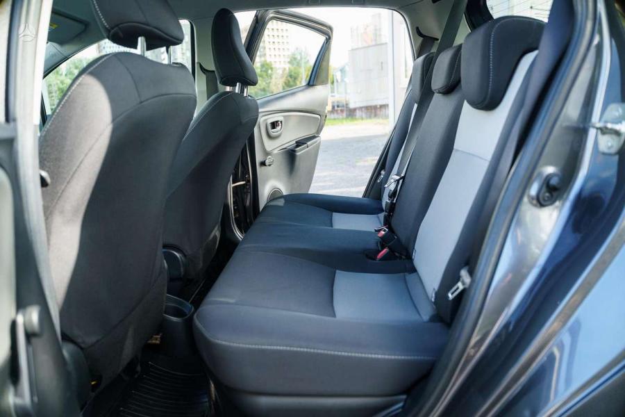 Pelēks Toyota Yaris 2018 Viļņa, ar dzinēja tilpumu 1.50 L un nobraukumu 202 tūkst. km par 9500 €, foto 23 vietnē AUTOMOTO.COM.LV