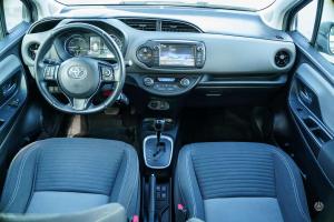 Pelēks Toyota Yaris 2018 Viļņa, ar dzinēja tilpumu 1.50 L un nobraukumu 202 tūkst. km par 9500 €, foto 24 vietnē AUTOMOTO.COM.LV
