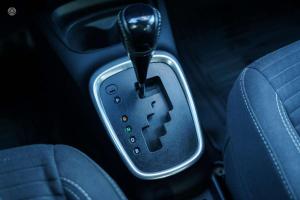 Pelēks Toyota Yaris 2018 Viļņa, ar dzinēja tilpumu 1.50 L un nobraukumu 202 tūkst. km par 9500 €, foto 27 vietnē AUTOMOTO.COM.LV