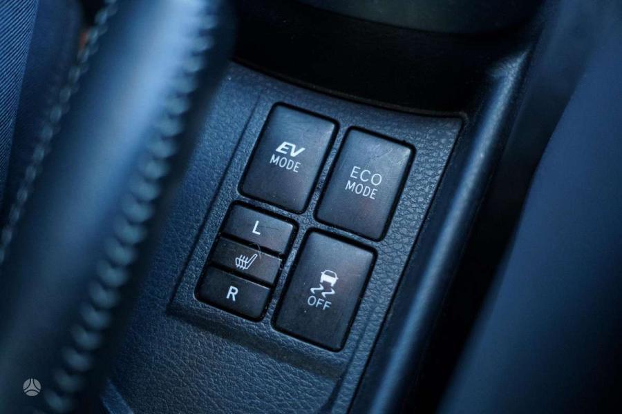 Pelēks Toyota Yaris 2018 Viļņa, ar dzinēja tilpumu 1.50 L un nobraukumu 202 tūkst. km par 9500 €, foto 28 vietnē AUTOMOTO.COM.LV