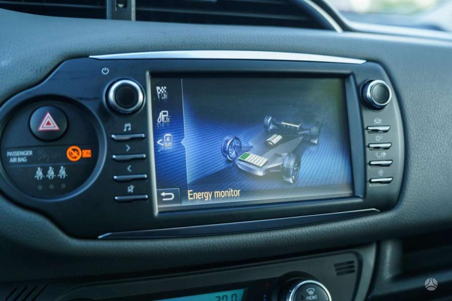Pelēks Toyota Yaris 2018 Viļņa, ar dzinēja tilpumu 1.50 L un nobraukumu 202 tūkst. km par 9500 €, foto 32 vietnē AUTOMOTO.COM.LV