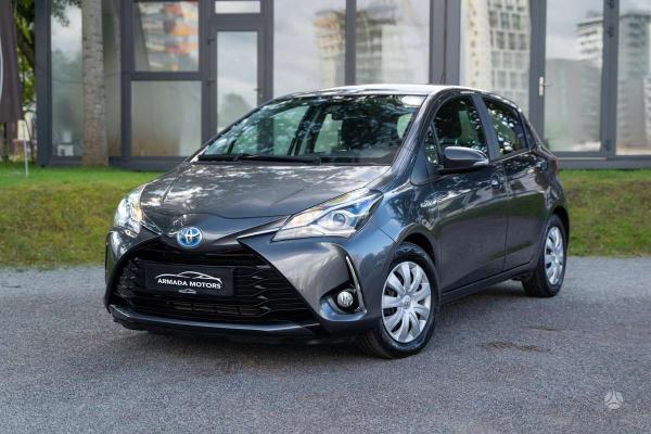 Toyota Yaris 2018 in Vilnius on AUTOMOTO.COM.LV Grey Toyota Yaris 2018 in Vilnius, with an engine capacity of 1.50 L and mileage of 202 thousand km for 9500 €, photo 7 on AUTOMOTO.COM.LV