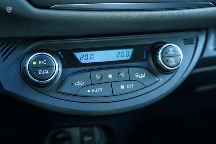 Grey Toyota Yaris 2018 in Vilnius, with an engine capacity of 1.50 L and mileage of 202 thousand km for 9500 €, photo 29 on AUTOMOTO.COM.LV