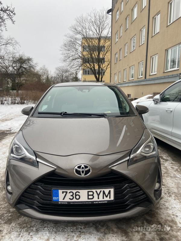 Grey Toyota Yaris 2018 in Tallinn, with an engine capacity of 1.50 L and mileage of 54 thousand km for 11990 €, photo 1 on AUTOMOTO.COM.LV