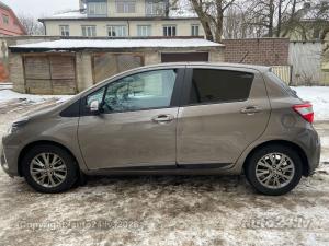 Grey Toyota Yaris 2018 in Tallinn, with an engine capacity of 1.50 L and mileage of 54 thousand km for 11990 €, photo 6 on AUTOMOTO.COM.LV