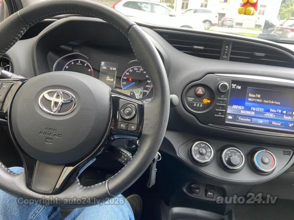 Grey Toyota Yaris 2018 in Tallinn, with an engine capacity of 1.50 L and mileage of 54 thousand km for 11990 €, photo 8 on AUTOMOTO.COM.LV
