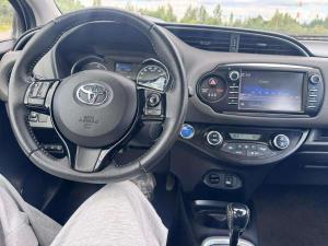 Grey Toyota Yaris 2018 in Vilnius, with an engine capacity of 1.50 L and mileage of 99 thousand km for 12250 €, photo 12 on AUTOMOTO.COM.LV