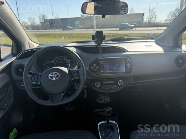 Pelēks Toyota Yaris 2019 Rīga, ar dzinēja tilpumu 1.50 L un nobraukumu 54 tūkst. km par 1599 €, foto 4 vietnē AUTOMOTO.COM.LV