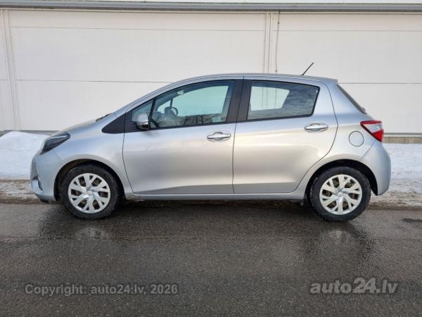 Pelēks Toyota Yaris 2019 Tallina, ar dzinēja tilpumu 1.50 L un nobraukumu 47 tūkst. km par 13000 €, foto 3 vietnē AUTOMOTO.COM.LV