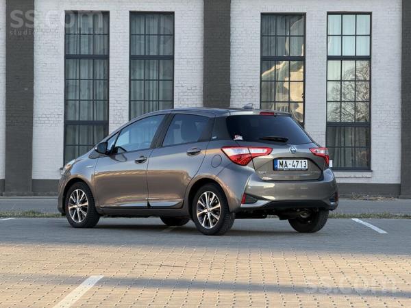 Grey Toyota Yaris 2019 in Riga, with an engine capacity of 1.50 L and mileage of 65 thousand km for 12900 €, photo 3 on AUTOMOTO.COM.LV