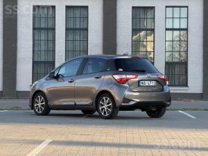 Pelēks Toyota Yaris 2019 Rīga, ar dzinēja tilpumu 1.50 L un nobraukumu 65 tūkst. km par 12900 €, foto 4 vietnē AUTOMOTO.COM.LV