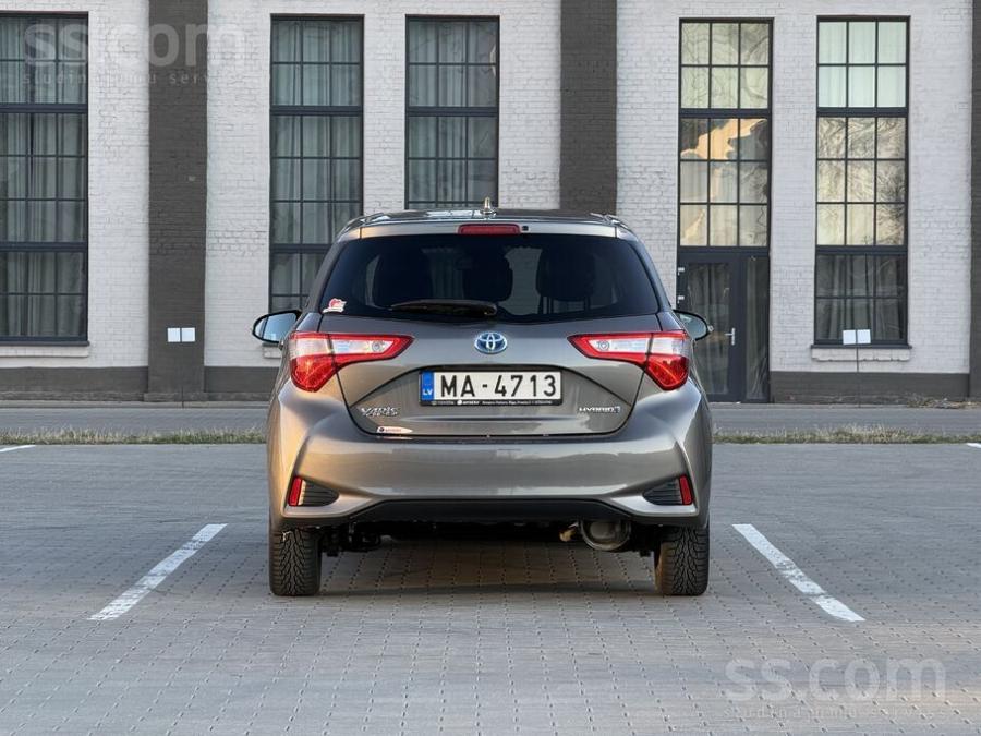 Pelēks Toyota Yaris 2019 Rīga, ar dzinēja tilpumu 1.50 L un nobraukumu 65 tūkst. km par 12900 €, foto 5 vietnē AUTOMOTO.COM.LV
