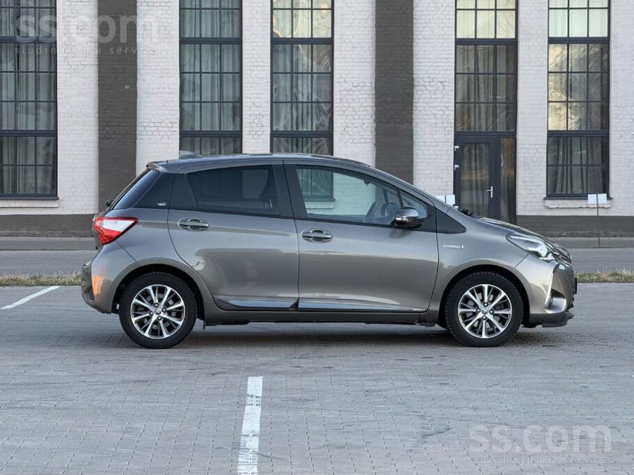 Pelēks Toyota Yaris 2019 Rīga, ar dzinēja tilpumu 1.50 L un nobraukumu 65 tūkst. km par 12900 €, foto 7 vietnē AUTOMOTO.COM.LV