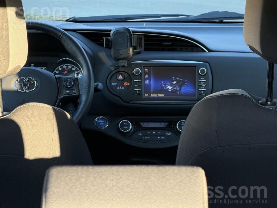 Pelēks Toyota Yaris 2019 Rīga, ar dzinēja tilpumu 1.50 L un nobraukumu 65 tūkst. km par 12900 €, foto 12 vietnē AUTOMOTO.COM.LV