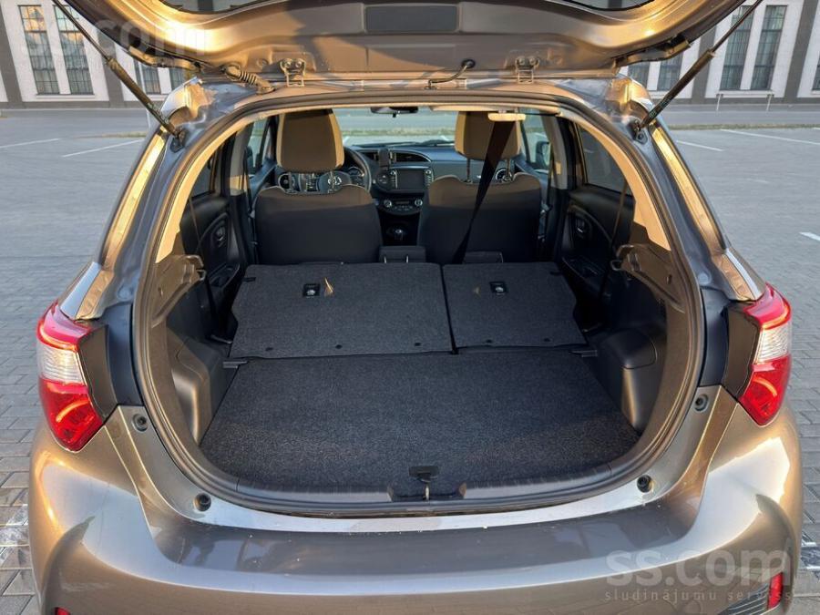 Pelēks Toyota Yaris 2019 Rīga, ar dzinēja tilpumu 1.50 L un nobraukumu 65 tūkst. km par 12900 €, foto 15 vietnē AUTOMOTO.COM.LV