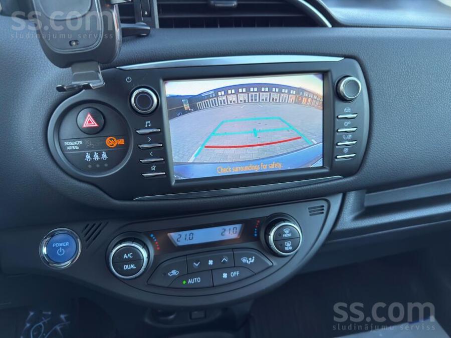 Pelēks Toyota Yaris 2019 Rīga, ar dzinēja tilpumu 1.50 L un nobraukumu 65 tūkst. km par 12900 €, foto 19 vietnē AUTOMOTO.COM.LV