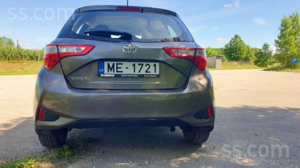 Grey Toyota Yaris 2019 in Ogre, with an engine capacity of 1.50 L and mileage of 62 thousand km for 11800 €, photo 3 on AUTOMOTO.COM.LV
