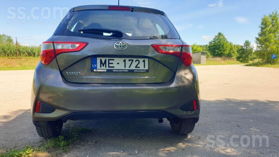 Pelēks Toyota Yaris 2019 Ogre, ar dzinēja tilpumu 1.50 L un nobraukumu 62 tūkst. km par 11800 €, foto 4 vietnē AUTOMOTO.COM.LV