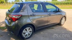 Pelēks Toyota Yaris 2019 Ogre, ar dzinēja tilpumu 1.50 L un nobraukumu 62 tūkst. km par 11800 €, foto 5 vietnē AUTOMOTO.COM.LV