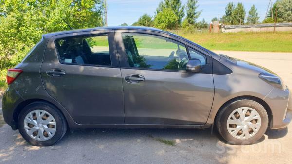 Grey Toyota Yaris 2019 in Ogre, with an engine capacity of 1.50 L and mileage of 62 thousand km for 11800 €, photo 5 on AUTOMOTO.COM.LV