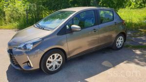 Pelēks Toyota Yaris 2019 Ogre, ar dzinēja tilpumu 1.50 L un nobraukumu 62 tūkst. km par 11800 €, foto 9 vietnē AUTOMOTO.COM.LV