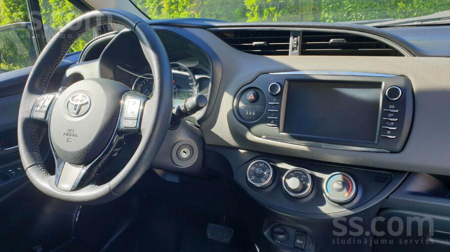 Pelēks Toyota Yaris 2019 Ogre, ar dzinēja tilpumu 1.50 L un nobraukumu 62 tūkst. km par 11800 €, foto 15 vietnē AUTOMOTO.COM.LV