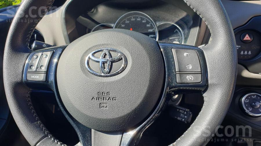 Pelēks Toyota Yaris 2019 Ogre, ar dzinēja tilpumu 1.50 L un nobraukumu 62 tūkst. km par 11800 €, foto 16 vietnē AUTOMOTO.COM.LV