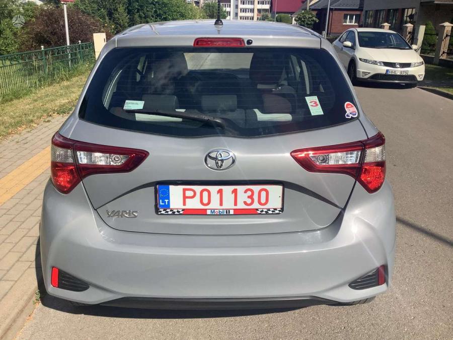 Grey Toyota Yaris 2019 in Alytus, with an engine capacity of 1.50 L and mileage of 55 thousand km for 9100 €, photo 4 on AUTOMOTO.COM.LV