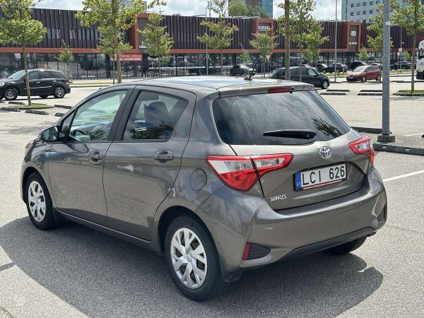 Grey Toyota Yaris 2019 in Vilnius, with an engine capacity of 1.50 L and mileage of 89 thousand km for 11000 €, photo 6 on AUTOMOTO.COM.LV