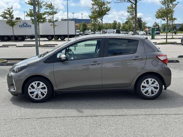 Grey Toyota Yaris 2019 in Vilnius, with an engine capacity of 1.50 L and mileage of 89 thousand km for 11000 €, photo 7 on AUTOMOTO.COM.LV