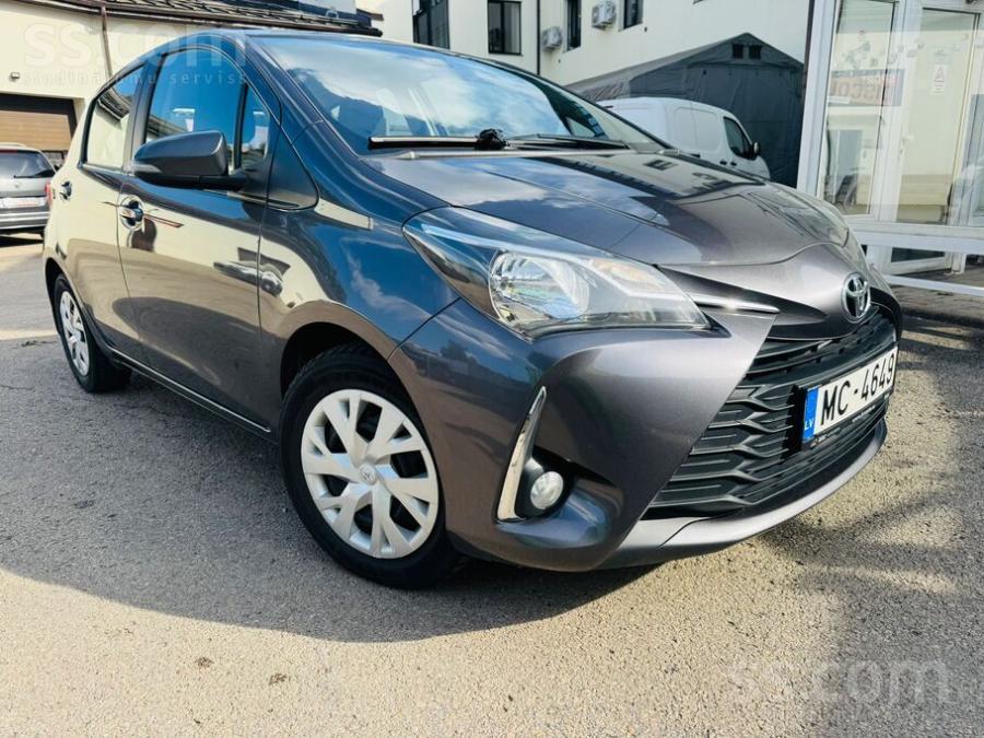 Grey Toyota Yaris 2019 in Riga, with an engine capacity of 1.50 L and mileage of 0 thousand km for 11350 €, photo 3 on AUTOMOTO.COM.LV