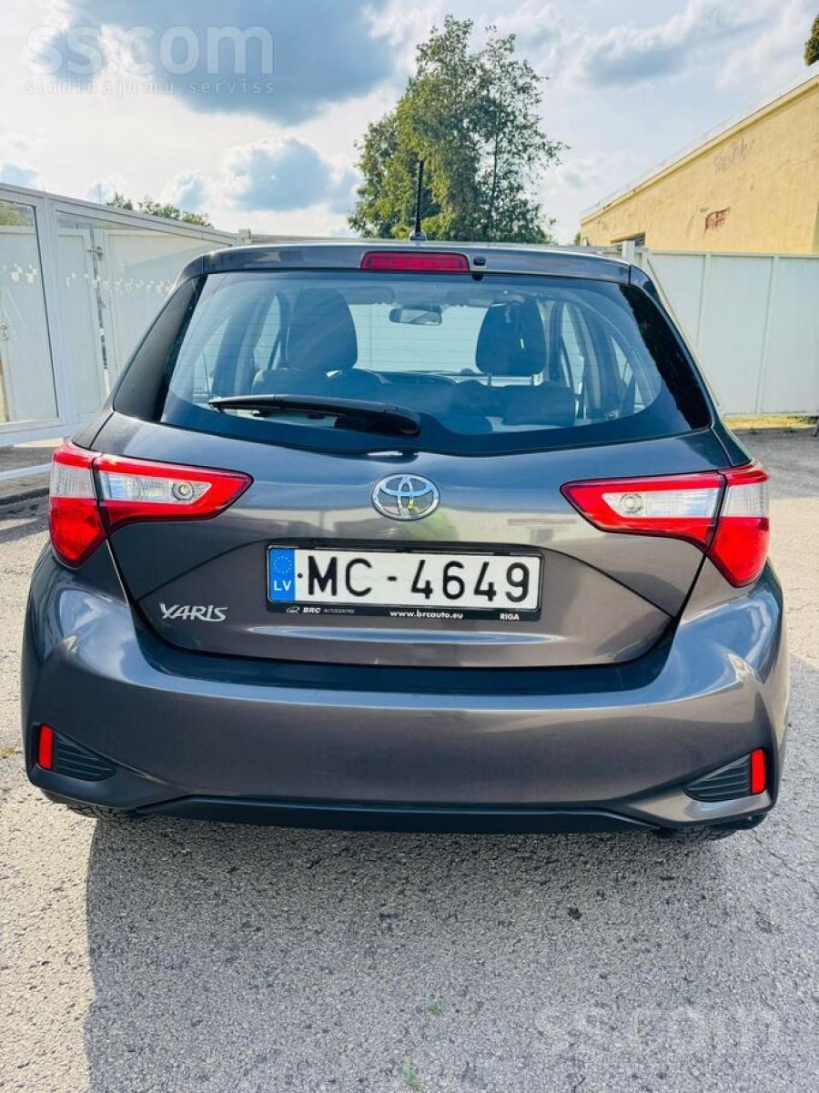 Grey Toyota Yaris 2019 in Riga, with an engine capacity of 1.50 L and mileage of 0 thousand km for 11350 €, photo 9 on AUTOMOTO.COM.LV