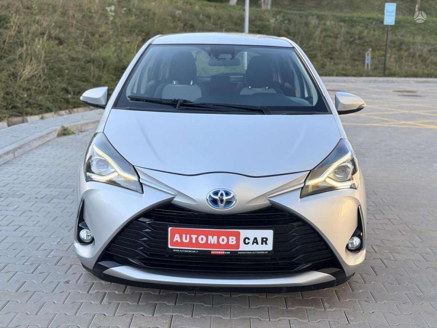 Pelēks Toyota Yaris 2019 Viļņa, ar dzinēja tilpumu 1.50 L un nobraukumu 109 tūkst. km par 12650 €, foto 3 vietnē AUTOMOTO.COM.LV