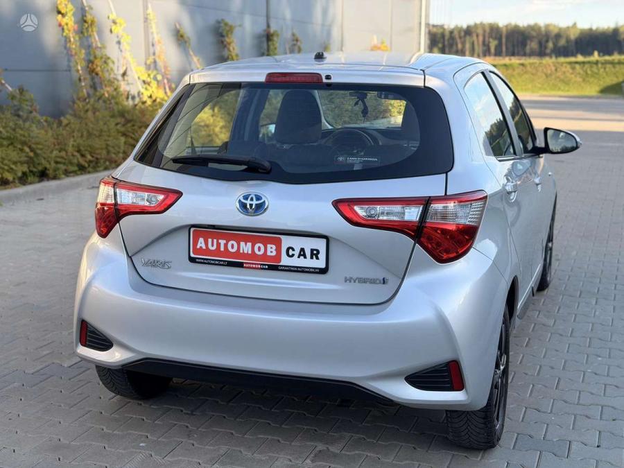 Pelēks Toyota Yaris 2019 Viļņa, ar dzinēja tilpumu 1.50 L un nobraukumu 109 tūkst. km par 12650 €, foto 9 vietnē AUTOMOTO.COM.LV