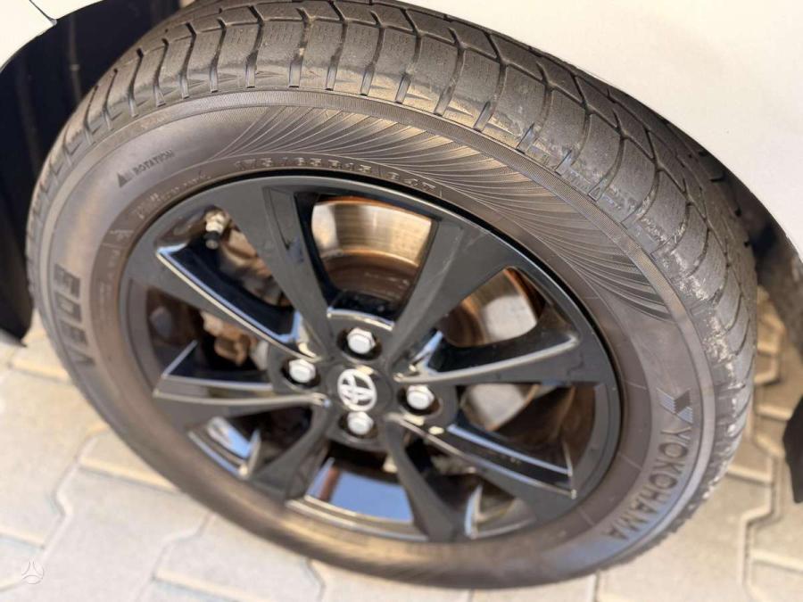 Pelēks Toyota Yaris 2019 Viļņa, ar dzinēja tilpumu 1.50 L un nobraukumu 109 tūkst. km par 12650 €, foto 14 vietnē AUTOMOTO.COM.LV