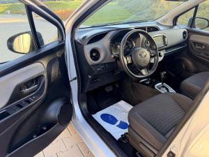 Pelēks Toyota Yaris 2019 Viļņa, ar dzinēja tilpumu 1.50 L un nobraukumu 109 tūkst. km par 12650 €, foto 17 vietnē AUTOMOTO.COM.LV